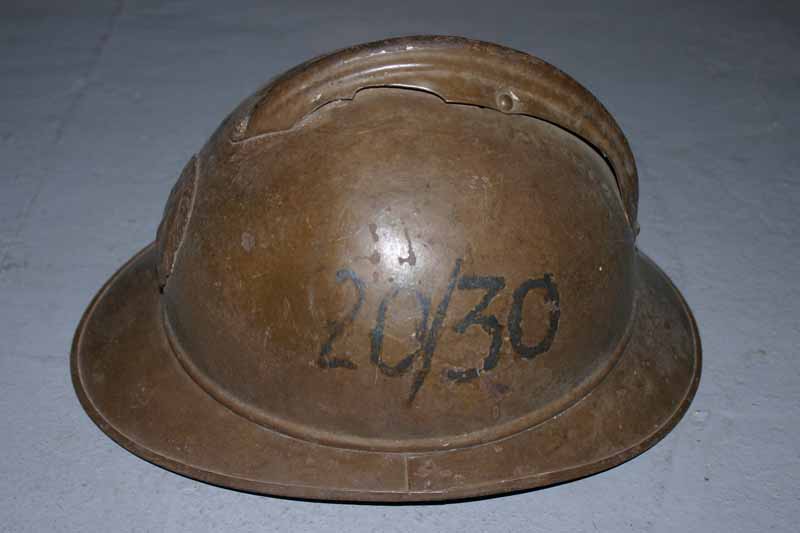 Helm adrian model 15 met markering 20/30 - ABL-History Forum
